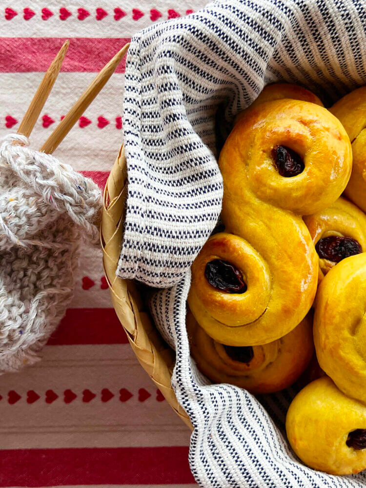 Recipe: Lussekatter - Swedish Saffron Buns