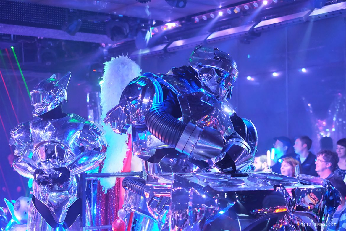 Tokyo: A night at the robot restaurant - Mitzie Mee