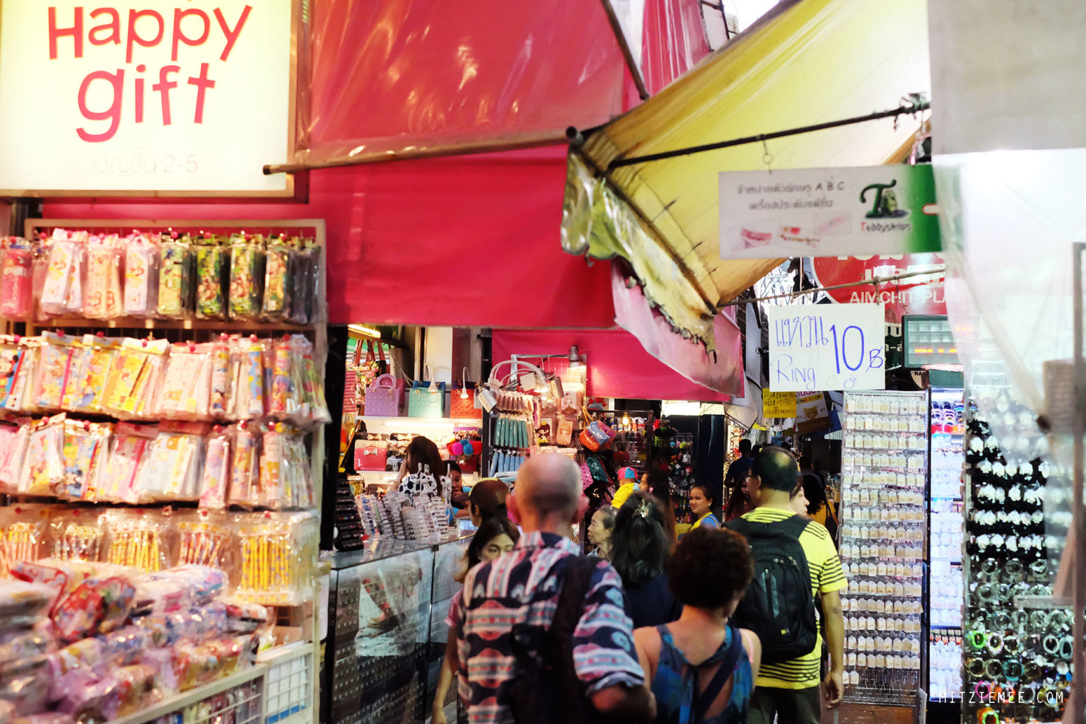 Sampeng Lane - Shopping in Chinatown - Bangkok Shopping Guide