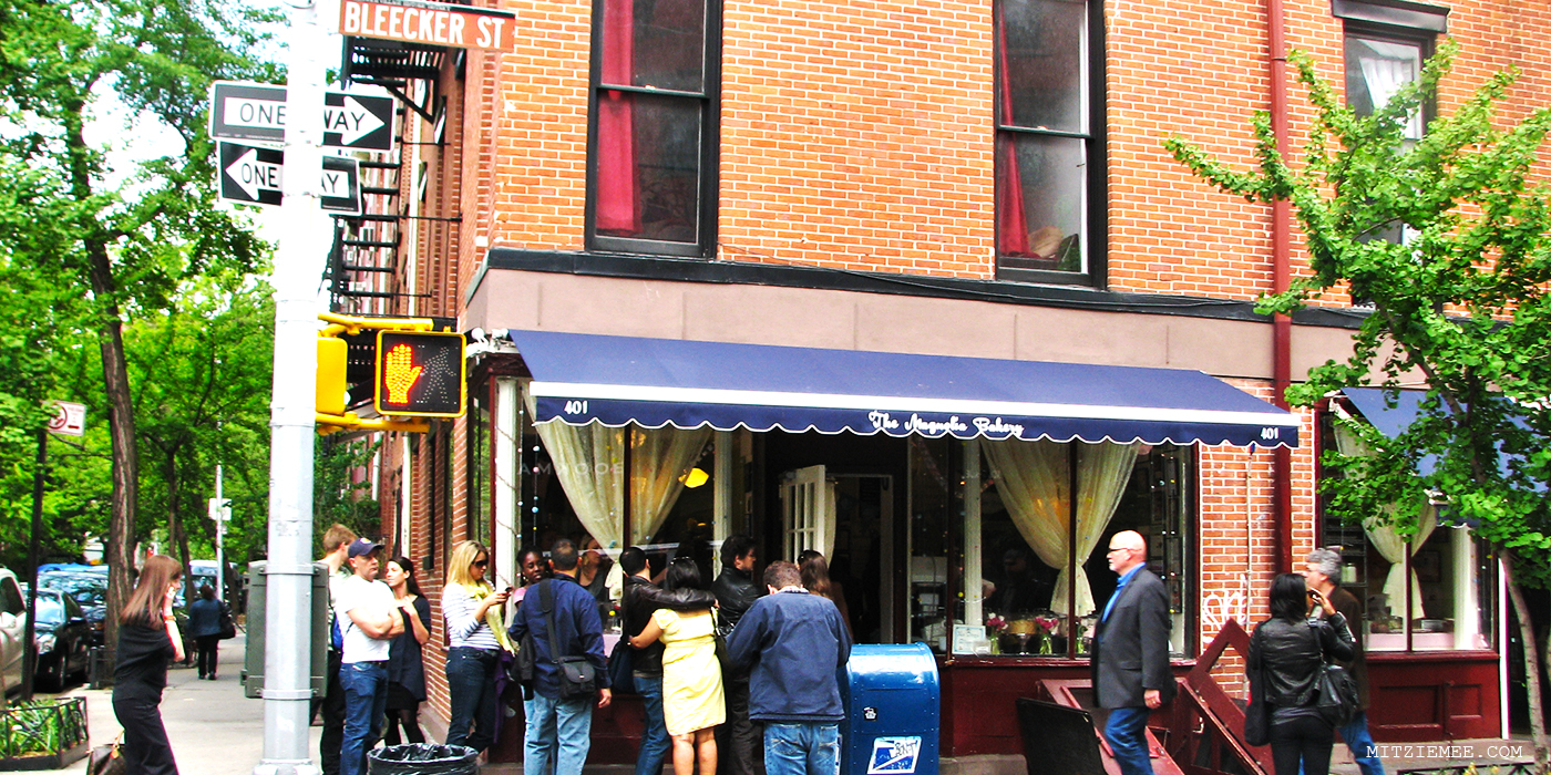 Magnolia Bakery on Bleecker Street - New York Guide - Mitzie Mee