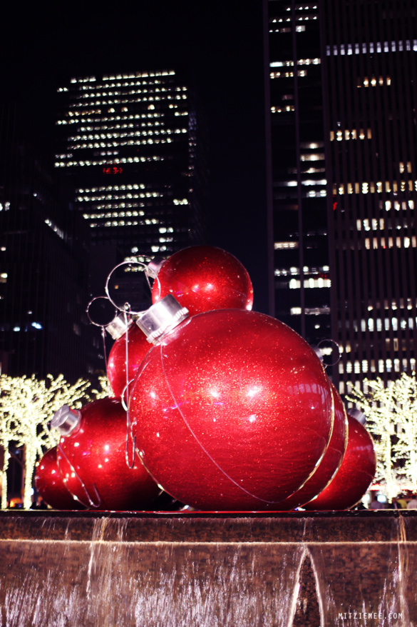 Christmas Decorations in New York City - NYC Guide - Mitzie Mee