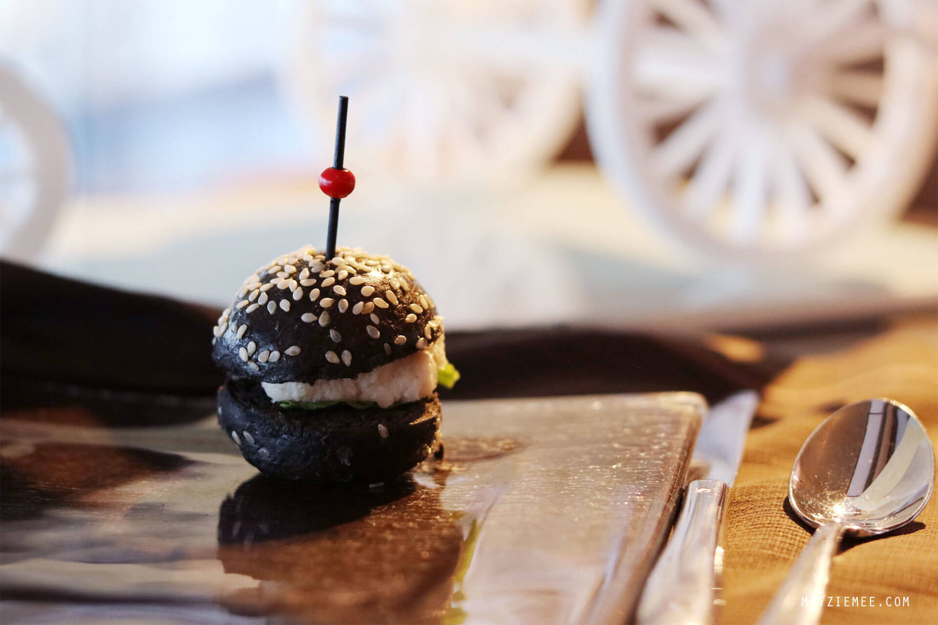 Hong Kong: Afternoon tea at Café 103 at The Ritz-Carlton - Mitzie Mee