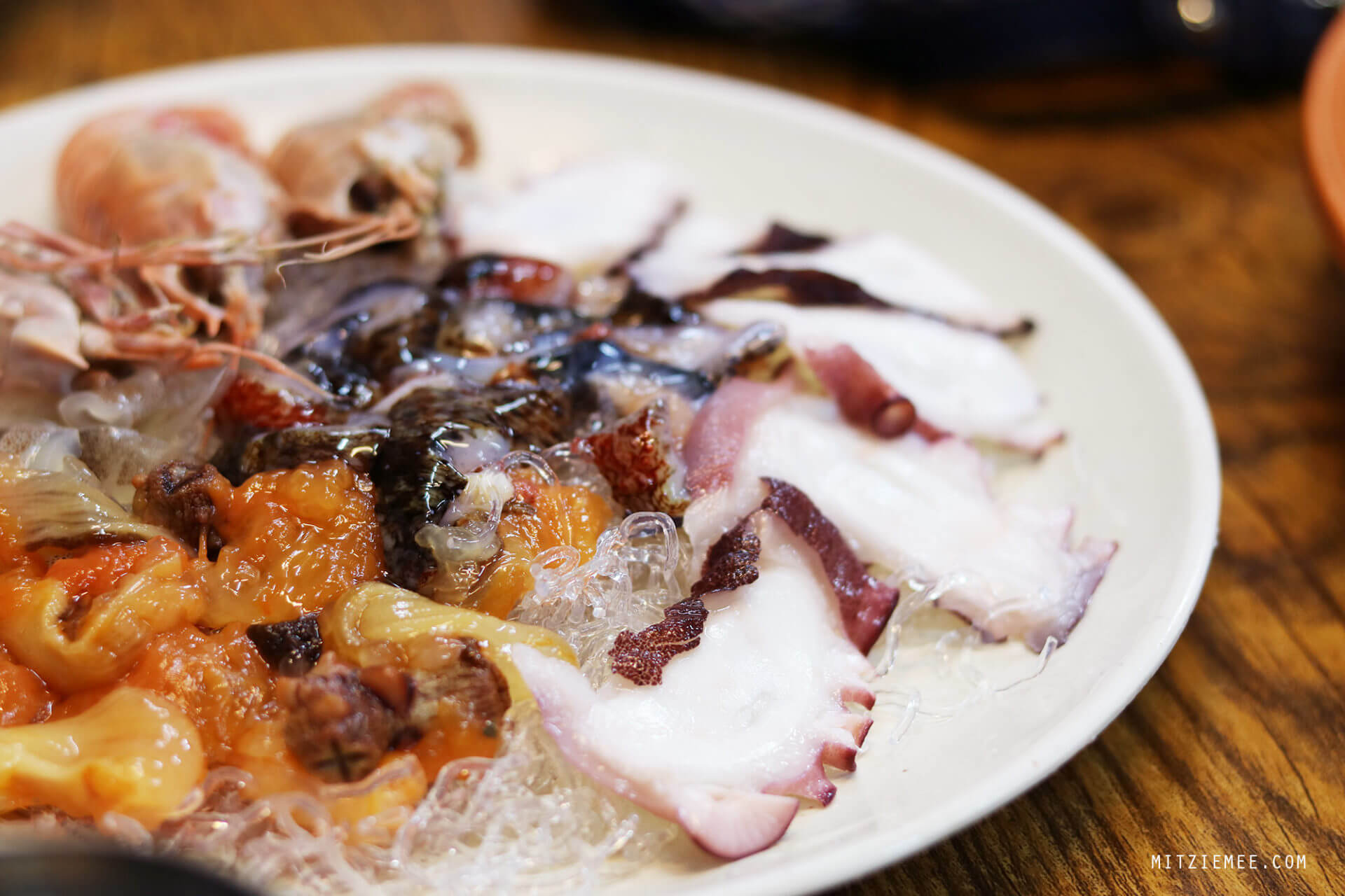 The night we ate a grilled fish head - Hyeopjae - Jeju Island