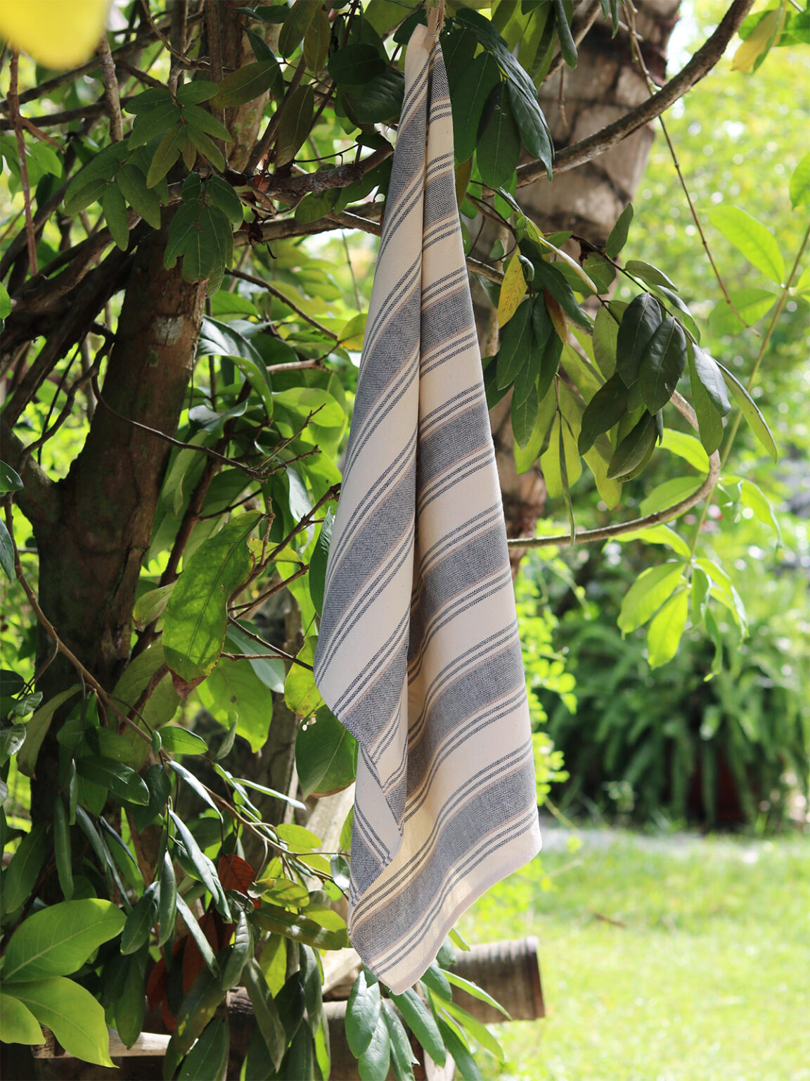 Different ways to use a tea towel - An underated kitchen essential