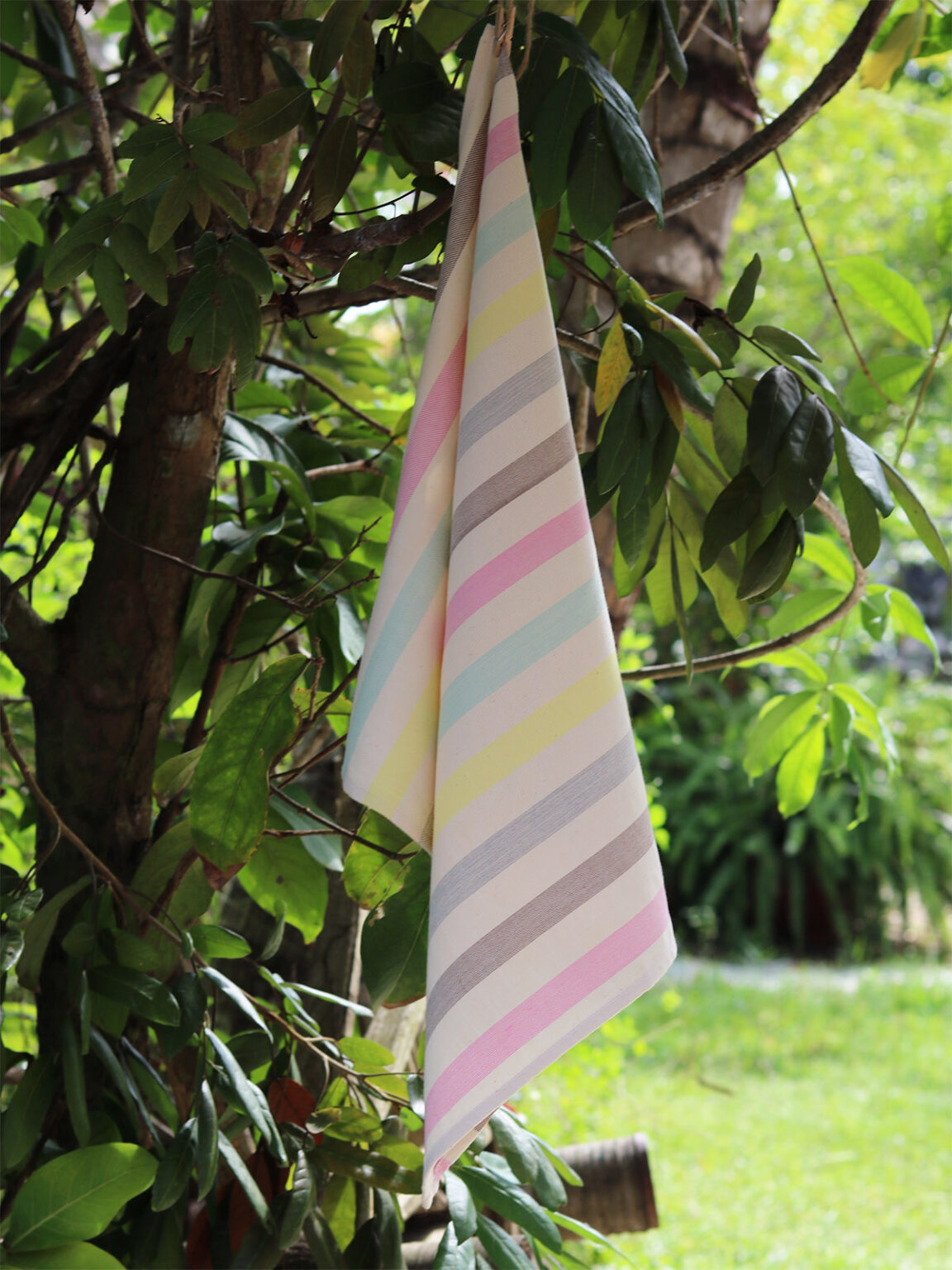 Different ways to use a tea towel - An underated kitchen essential