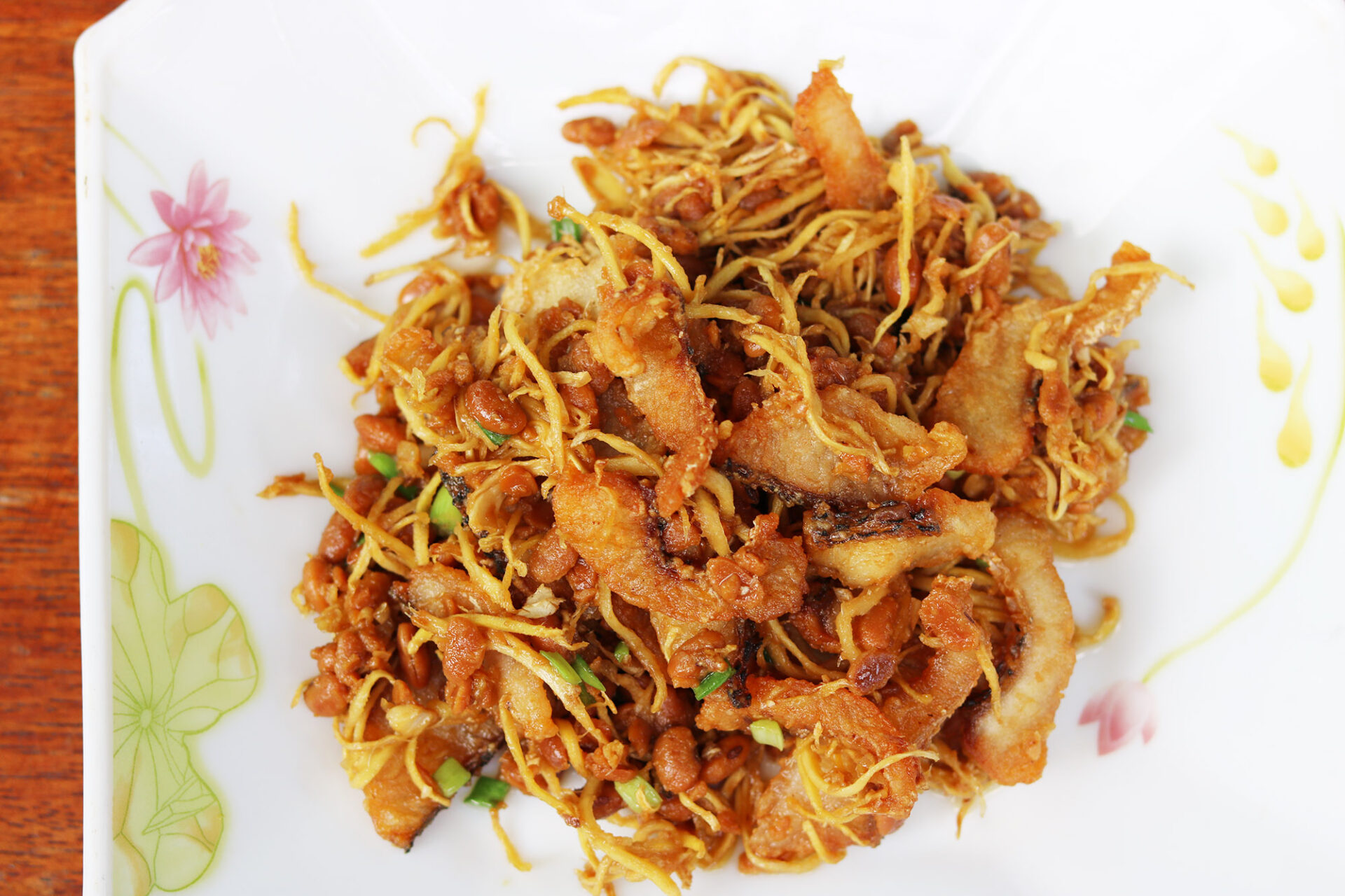 Crispy fried fish with ginger and fermented soybeans (trey chien chuon) - Cambodia Recipes ...