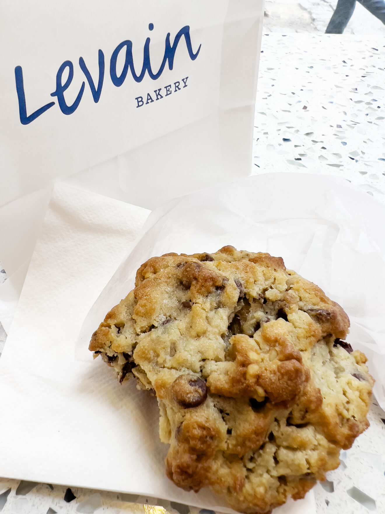 NYC: Levain - The Chocolate Chip Walnut Cookie - Mitzie Mee