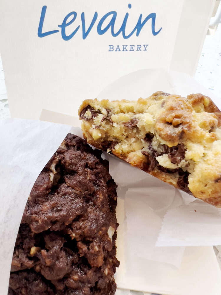 NYC: Levain - The Chocolate Chip Walnut Cookie - Mitzie Mee