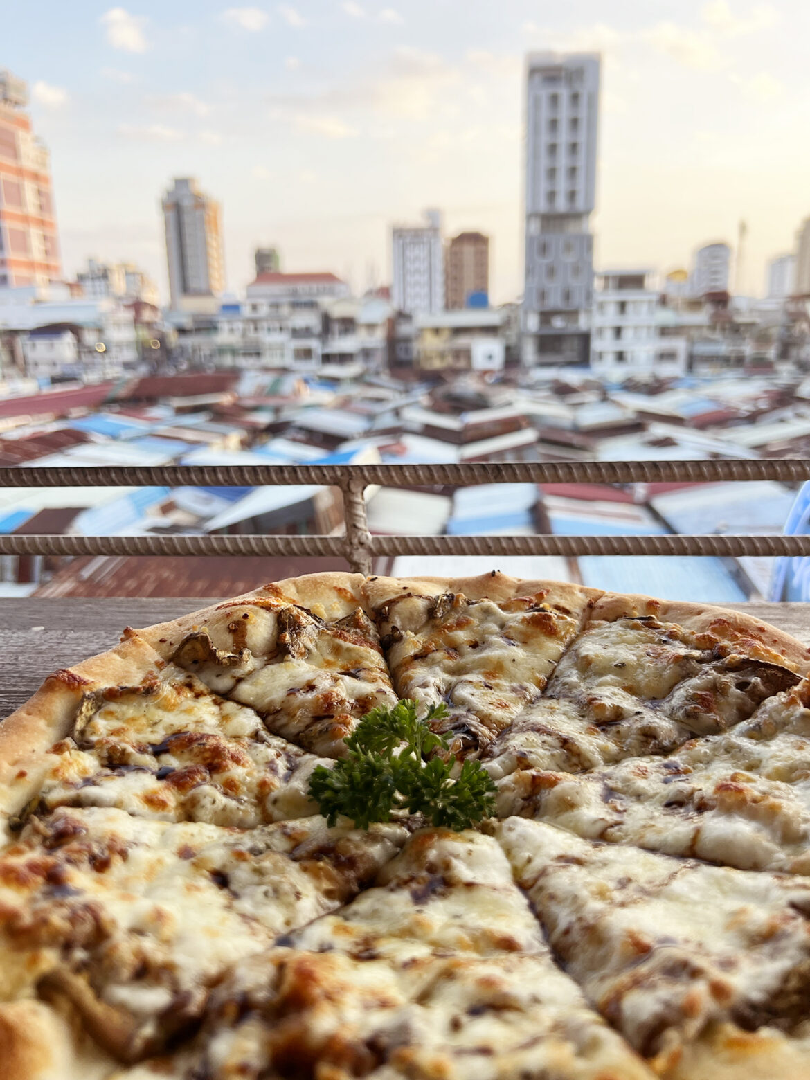 Phnom Penh: Sundown Social Club - A hidden rooftop bar at Russian Market